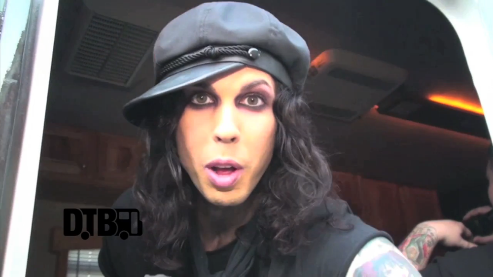 Vampires Everywhere! – BUS INVADERS Ep. 463 [VIDEO] – Digital Tour Bus