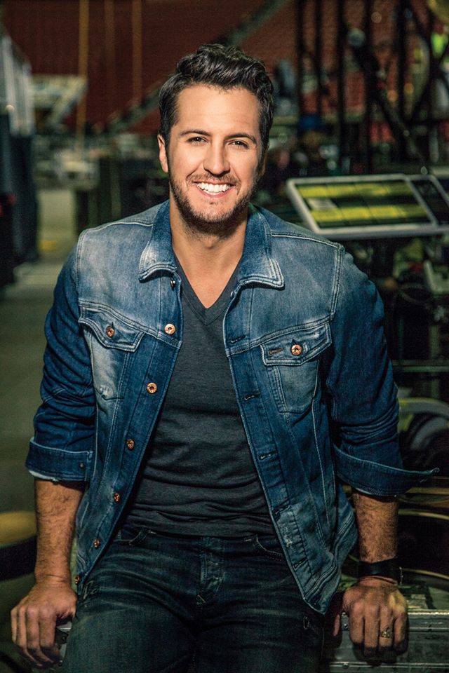 Luke Bryan Announces “Kill the Lights Tour” – Digital Tour Bus