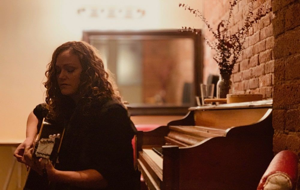 Allie Moss – PRESHOW RITUALS – Digital Tour Bus