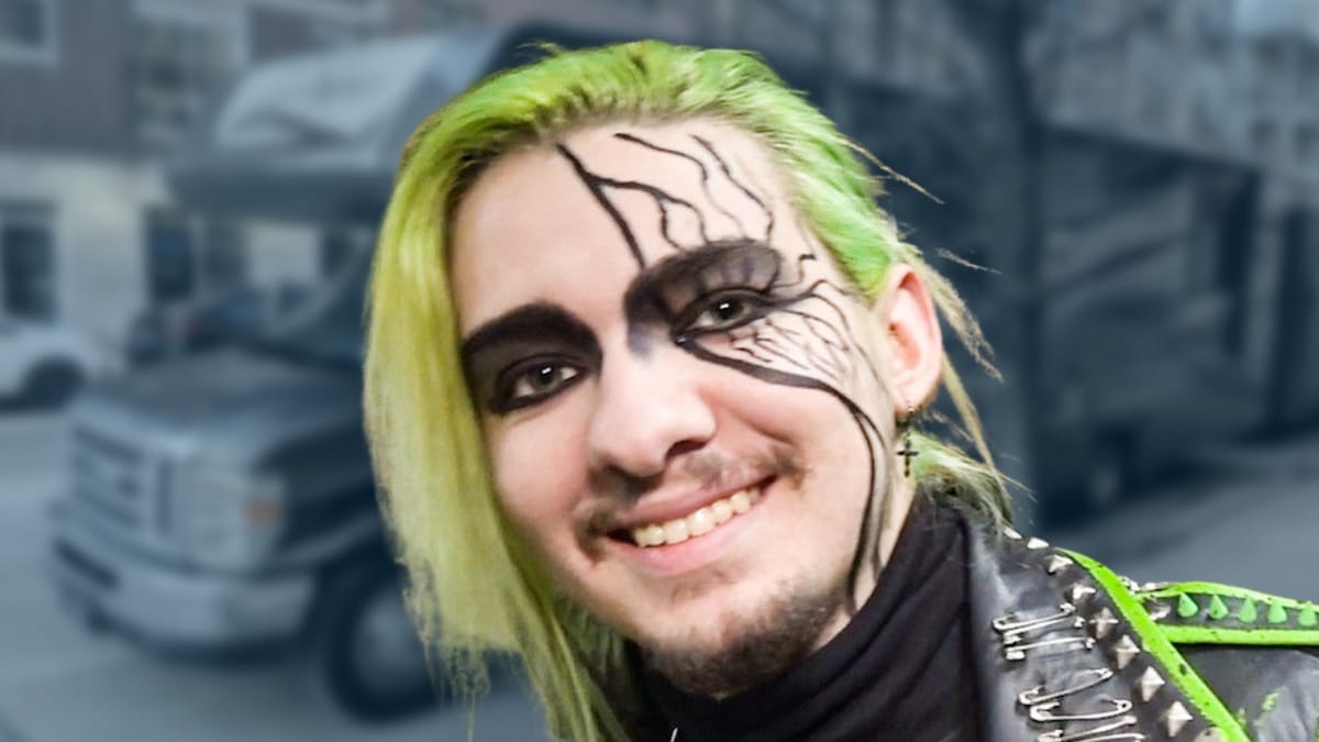 Dark Divine - BUS INVADERS Ep. 1734 [VIDEO]