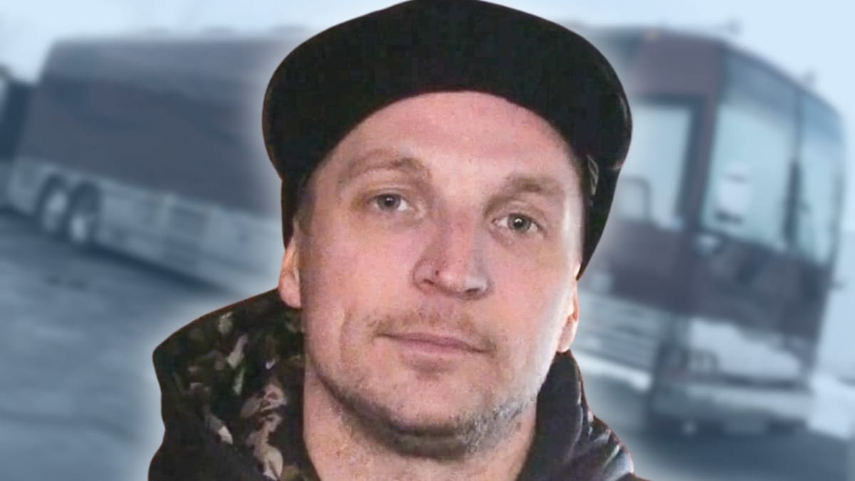 RED - BUS INVADERS (Revisited) Ep. 224 [VIDEO]