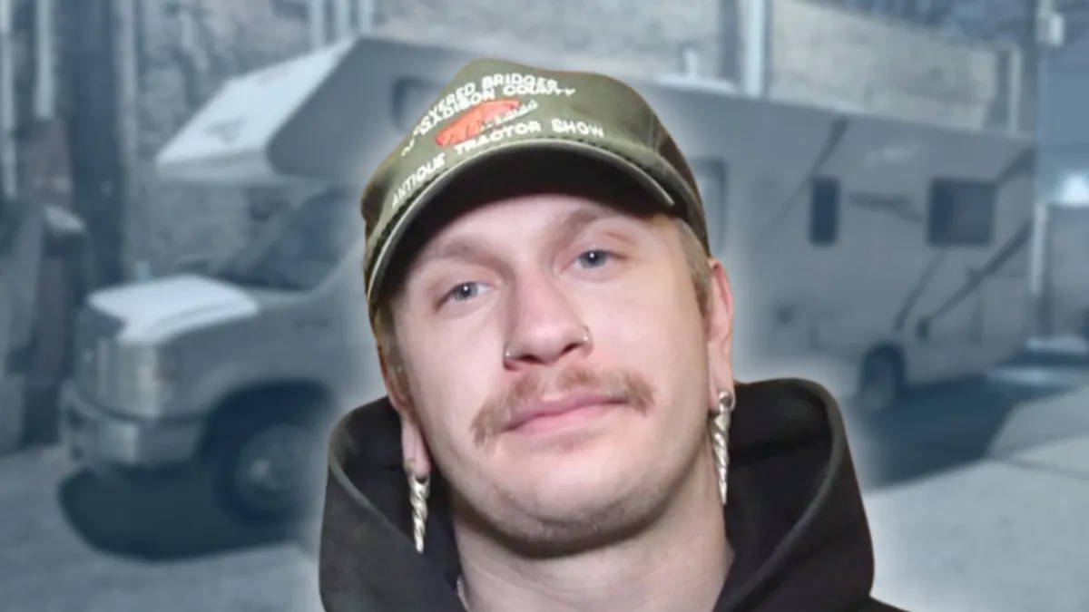 Extortionist - BUS INVADERS Ep. 2008 [VIDEO]