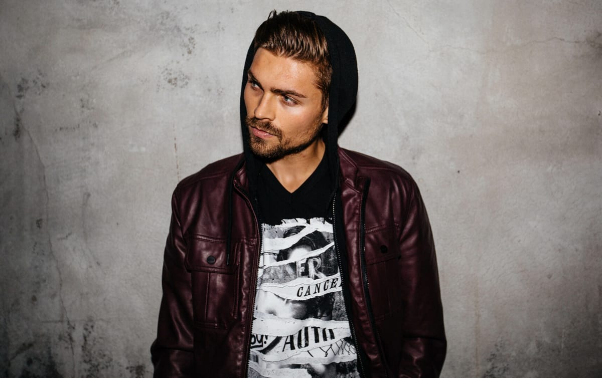 Connor Evans – DREAM TOUR – Digital Tour Bus