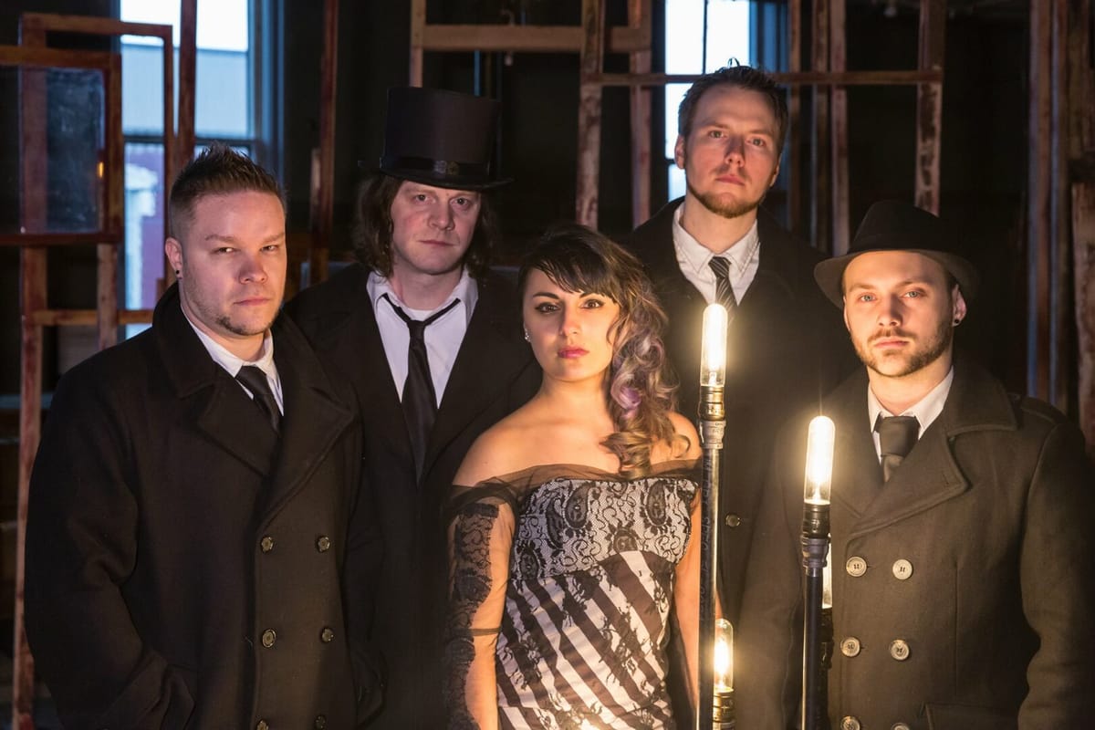 Eva Under Fire – DREAM TOUR – Digital Tour Bus