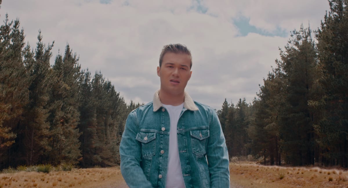 Josh Reck – FIRST CONCERT EVER – Digital Tour Bus