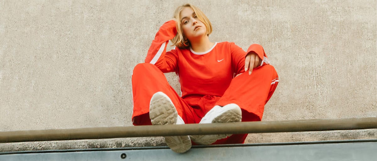 LOVA – FIRST CONCERT EVER – Digital Tour Bus