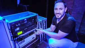 Angel Vivaldi – GEAR MASTERS Ep. 256 [VIDEO] – Digital Tour Bus