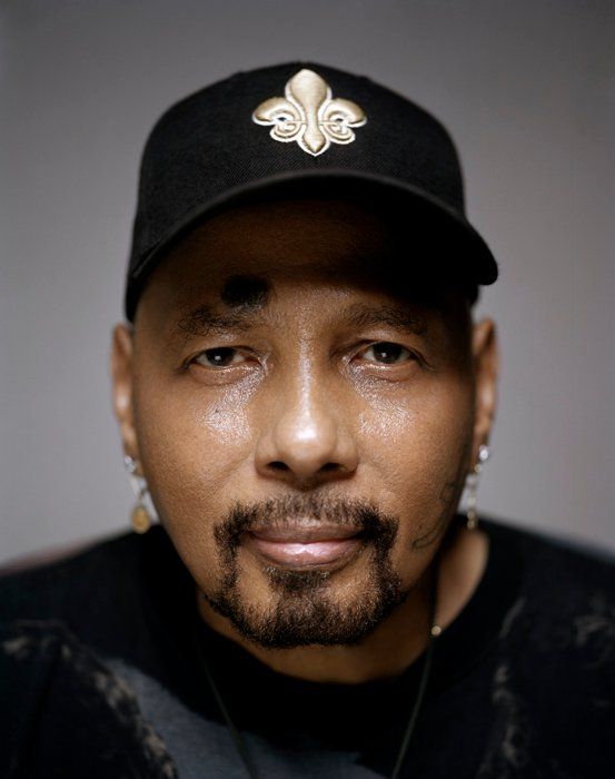 Aaron Neville December U.S. Tour – Digital Tour Bus