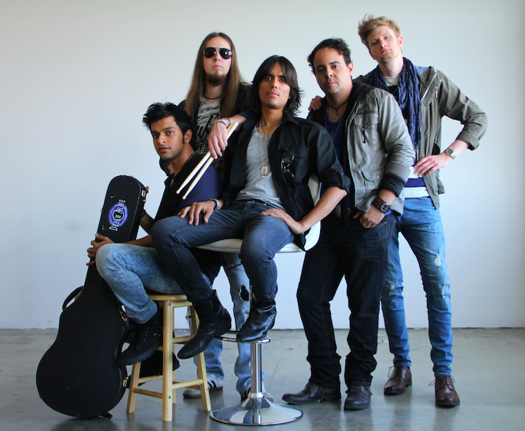 Dream Alive – DREAM TOUR – Digital Tour Bus