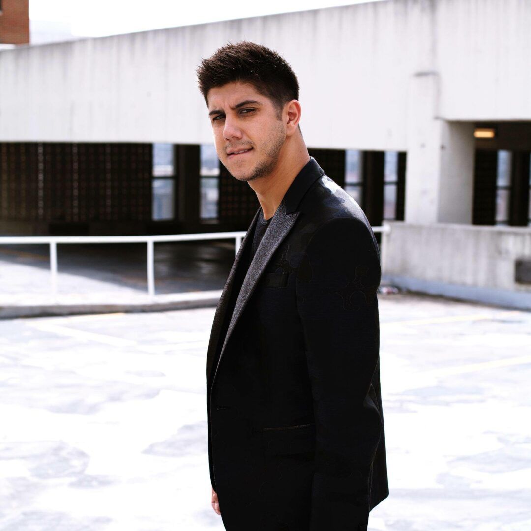 SoMo Announces the “Wide Awake” Tour – Digital Tour Bus