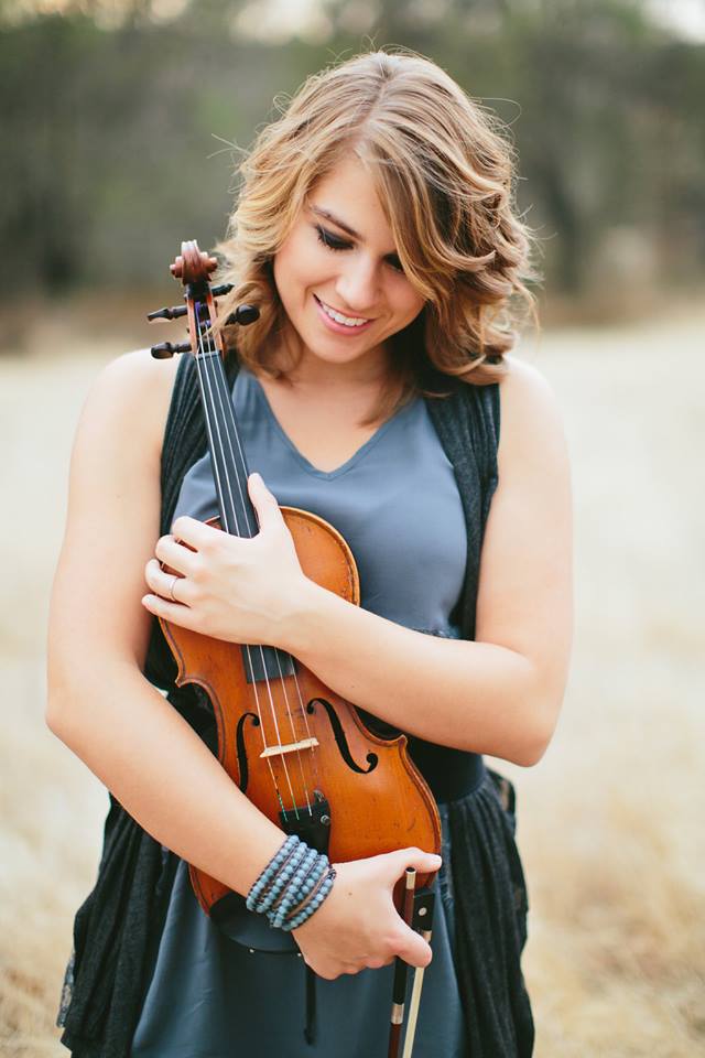 Taylor Davis – DREAM TOUR – Digital Tour Bus