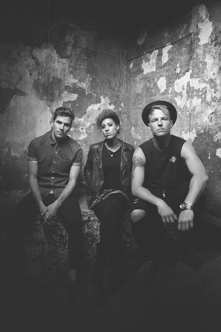 LZ7 – TOUR PRANKS – Digital Tour Bus