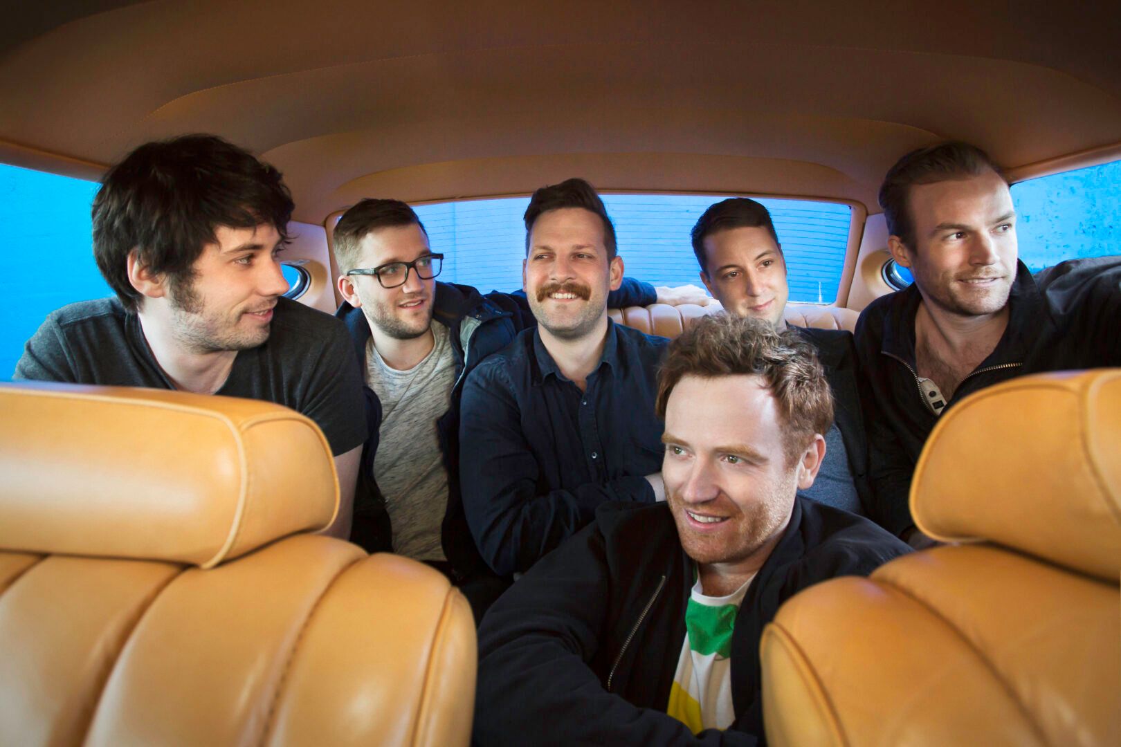 Royal Canoe – CRAZY TOUR STORIES – Digital Tour Bus