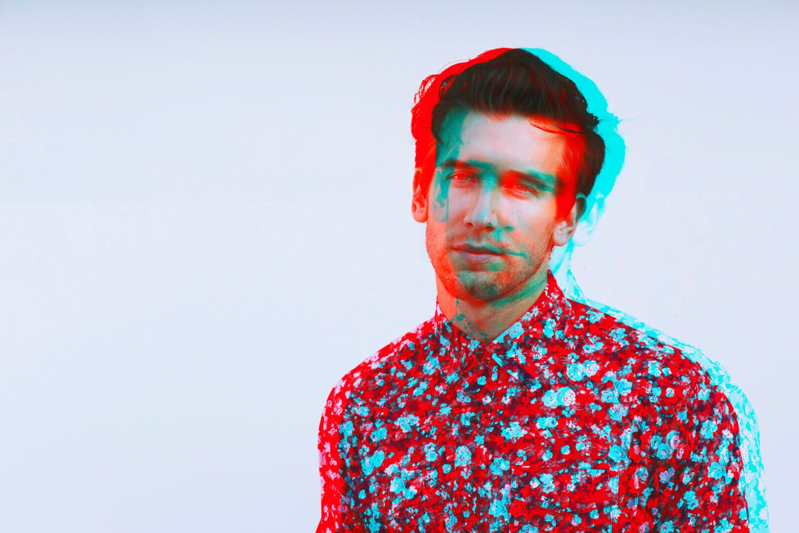 Max Frost – CRAZY TOUR STORIES – Digital Tour Bus