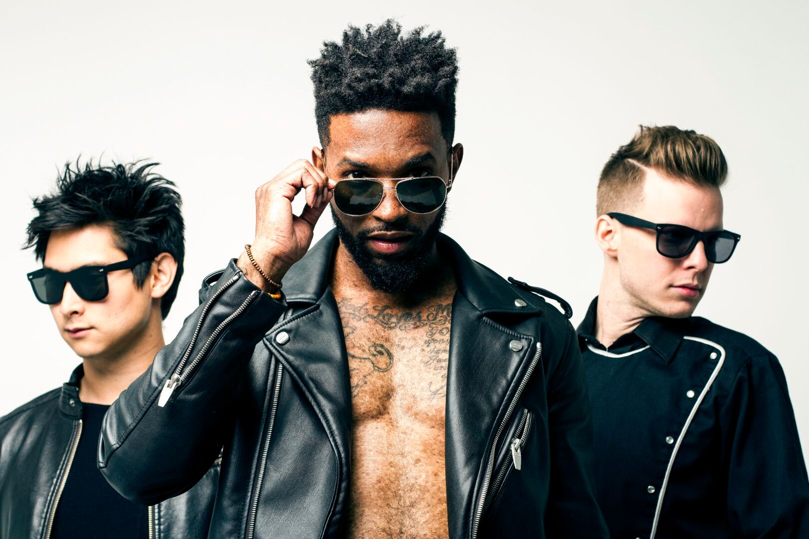 WØLVES – DREAM TOUR – Digital Tour Bus