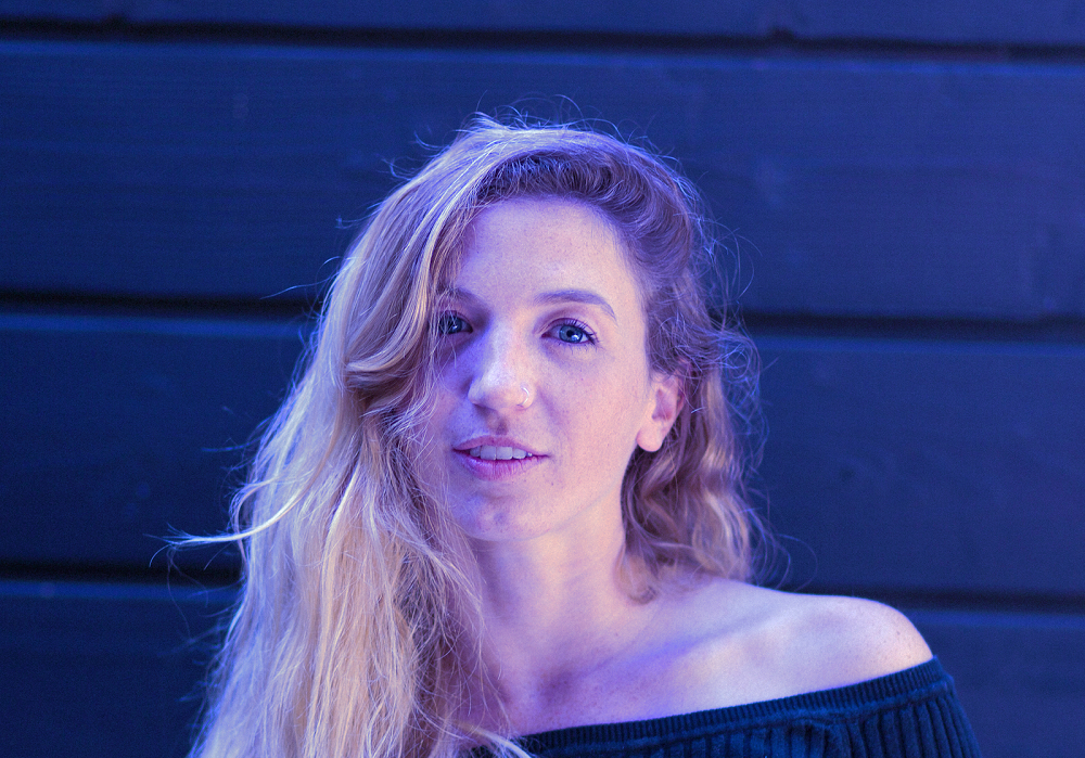 Shel Bee – FIRST CONCERT EVER – Digital Tour Bus