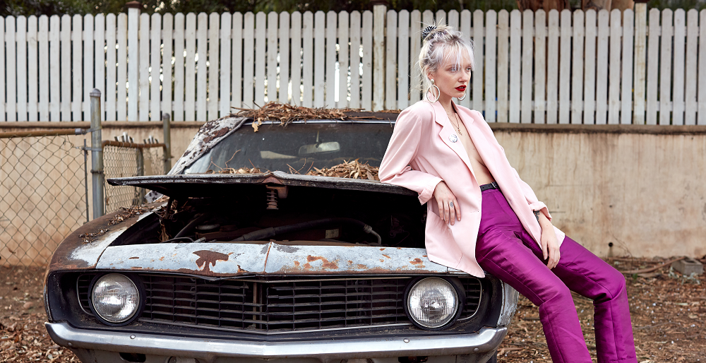 Ariel Beesley – FIRST CONCERT EVER – Digital Tour Bus