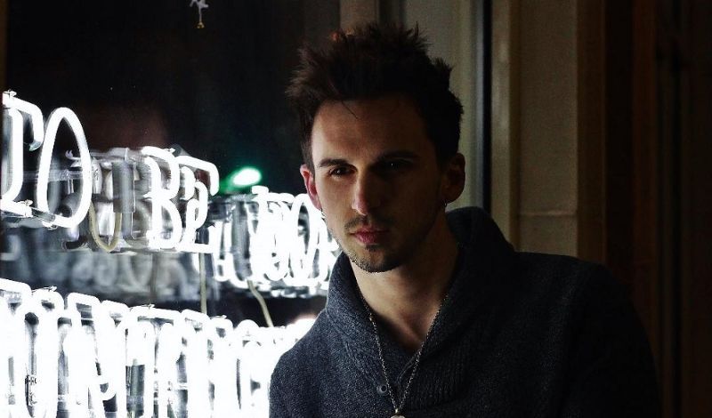 Christopher Blake – CRAZY TOUR STORIES – Digital Tour Bus