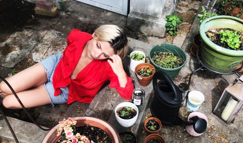 Elena – DREAM TOUR – Digital Tour Bus