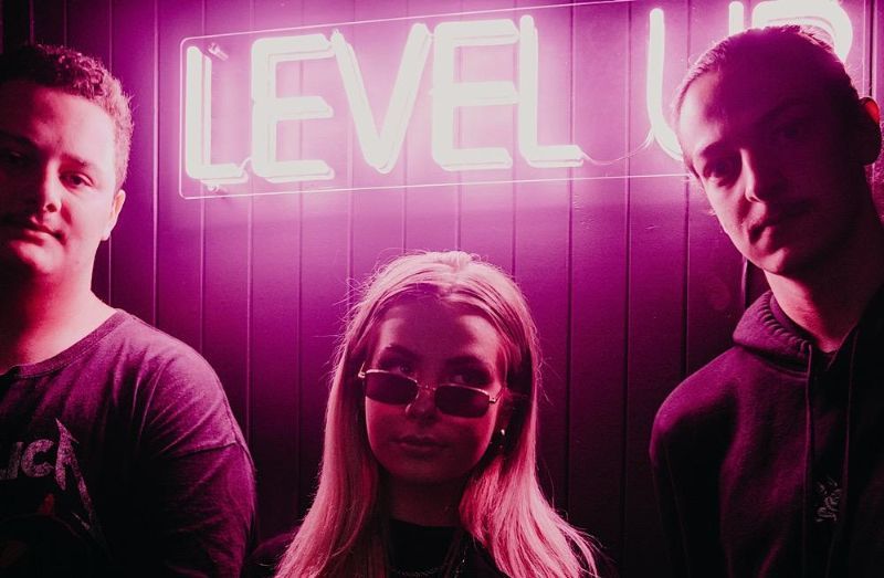 Closure – FIRST CONCERT EVER – Digital Tour Bus