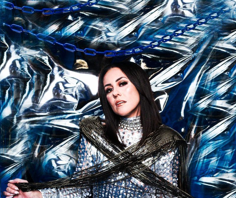 MUSZETTE – FIRST CONCERT EVER – Digital Tour Bus