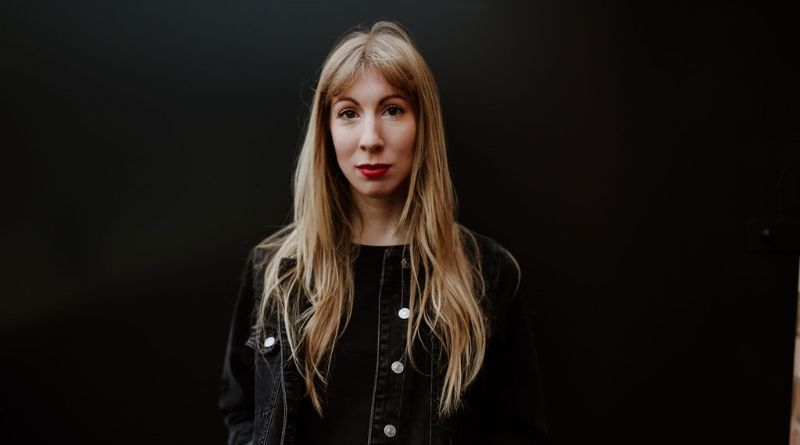 Beth Keeping – DREAM TOUR – Digital Tour Bus