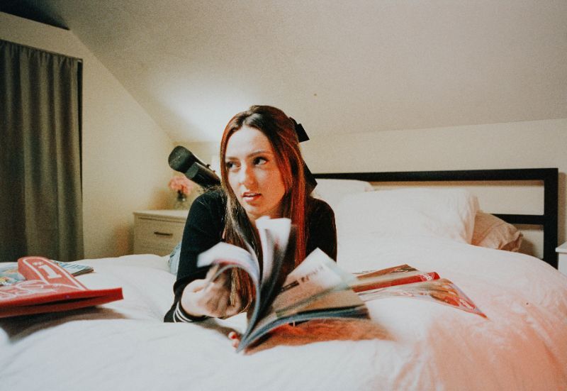 Hannah Trager – DREAM TOUR – Digital Tour Bus