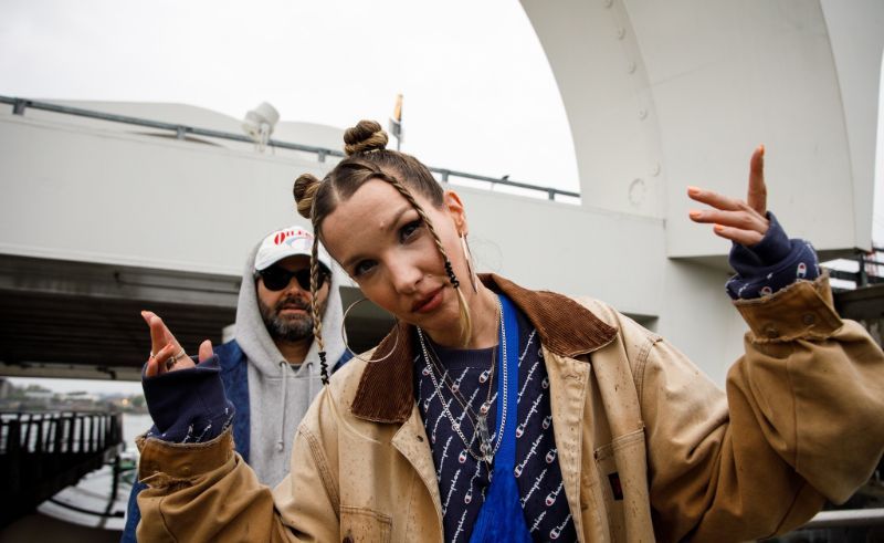 LIINKS – FIRST CONCERT EVER – Digital Tour Bus